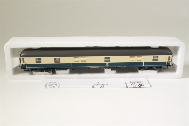 Roco 44750 Express Baggage Van of the German DB Epoch IV - Hattons