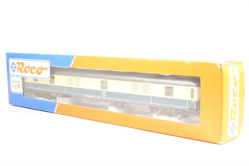 Roco 44750 Express Baggage Van of the German DB Epoch IV