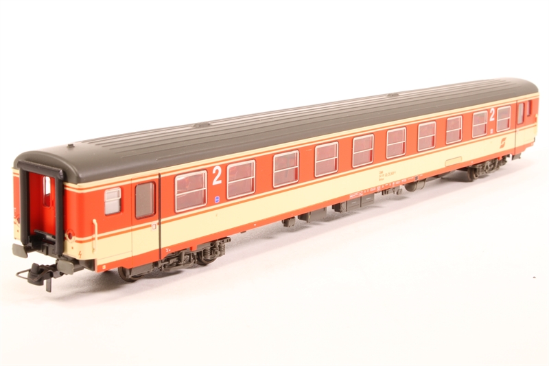 Roco 44850 2nd Class Passenger Coach of the +ûBB - Hattons