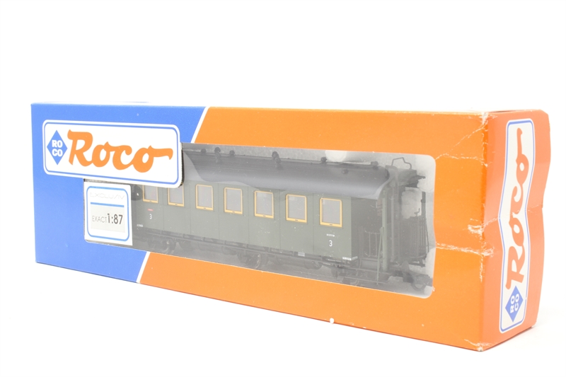 Roco 44855Roco 6 Wheel 3rd Class Passenger Coach C3ie of - Hattons