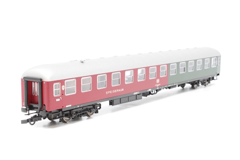 Roco 44902 Type BRyl 446 2nd class and mixed restaurant - Hattons