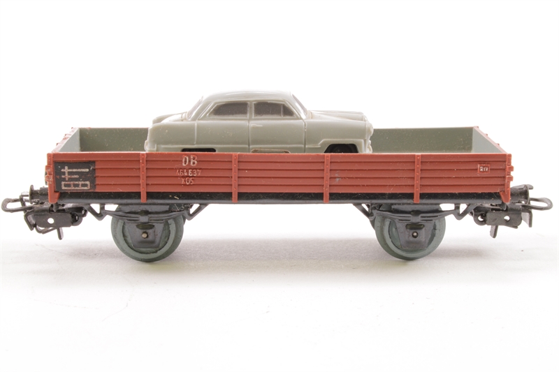 Marklin 4504Marklin Low Sided Goods Wagon With Car - Hattons