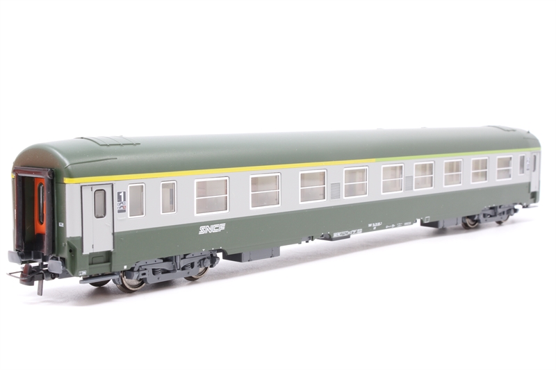 Roco 45201ROCO A4B5 type 1st/2nd Class passenger car of - Hattons