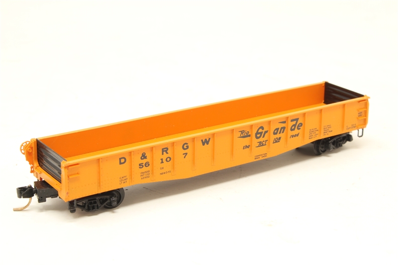 Micro-Trains 46040-56107 50' fishbelly side gondola with side mount brake