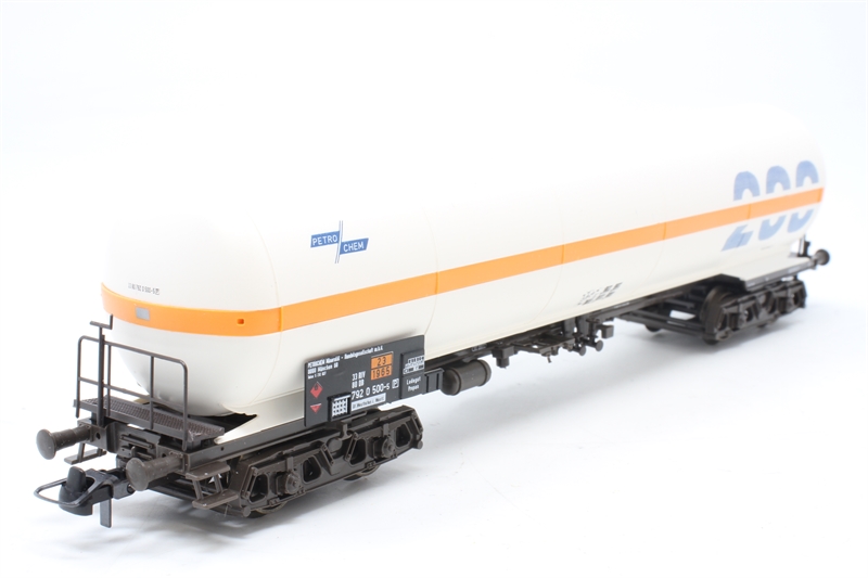 Roco 46204ROCO Compressed Gas tank wagon of the German DB - Hattons