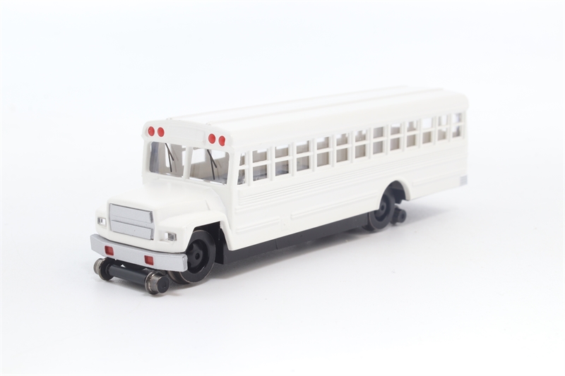 Bachmann USA 46215BAC Bus with High Railers White