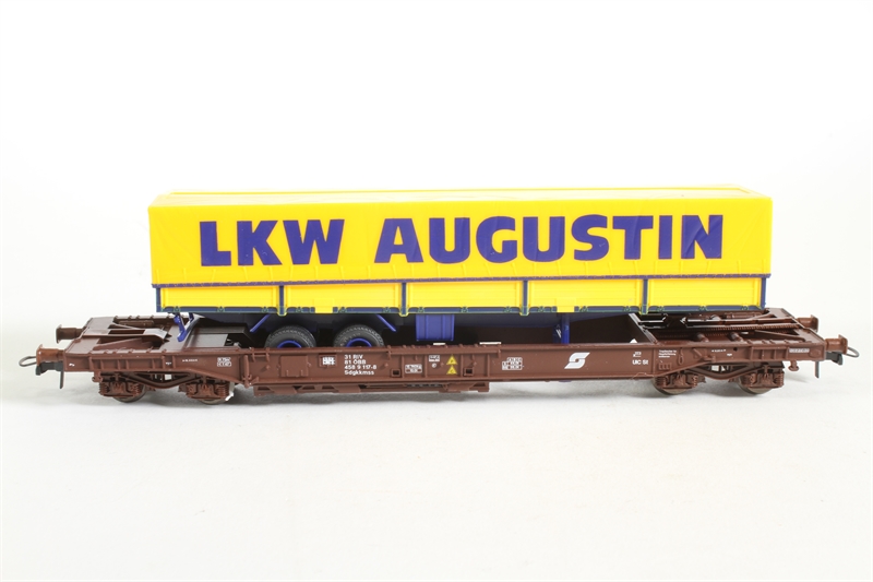 Roco 46372 4-Axle Well Wagon with containers of the - Hattons