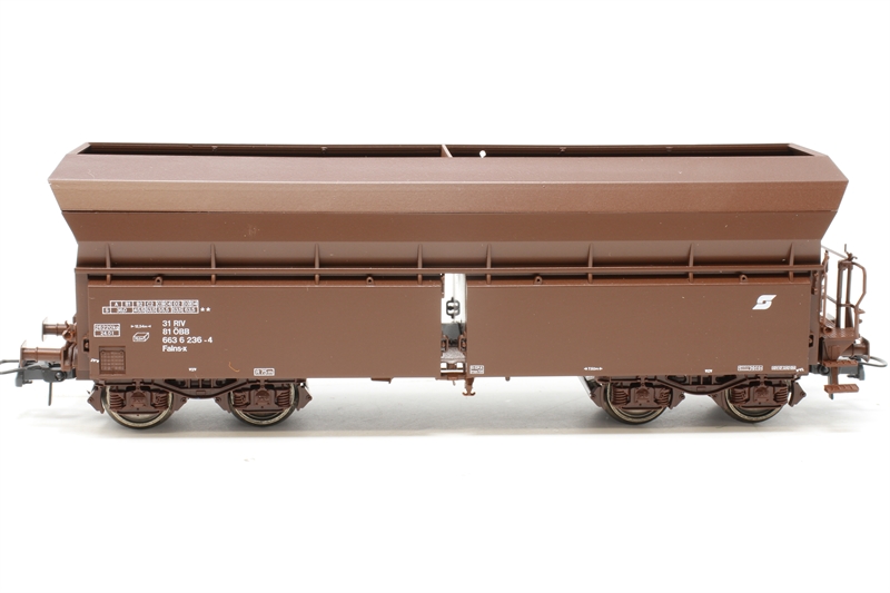 Roco 47408 Self-Unloading Hopper Wagon of the OBB - Hattons