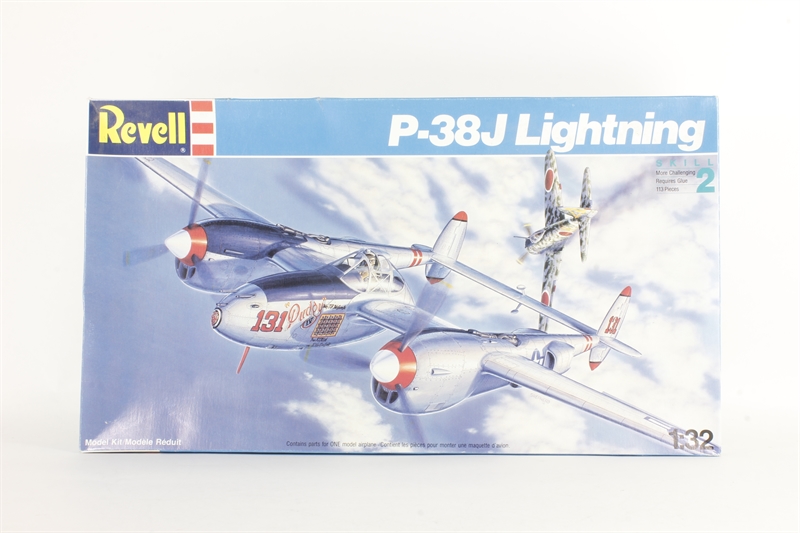 Revell 4749Revell P-38J Lightning
