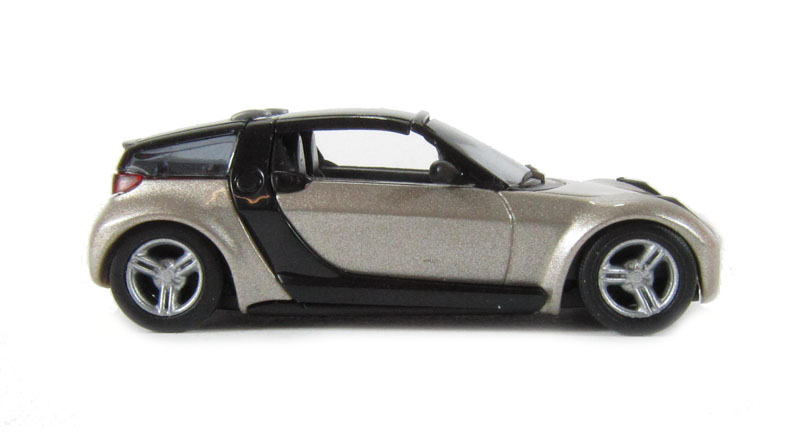 Busch 49355BUS Smart Roadster Coupe in silver HO scale