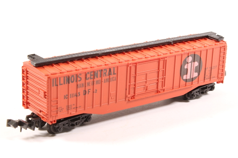 Lima 495Lima 50' steel boxcar of the Illinois Central - red 11143