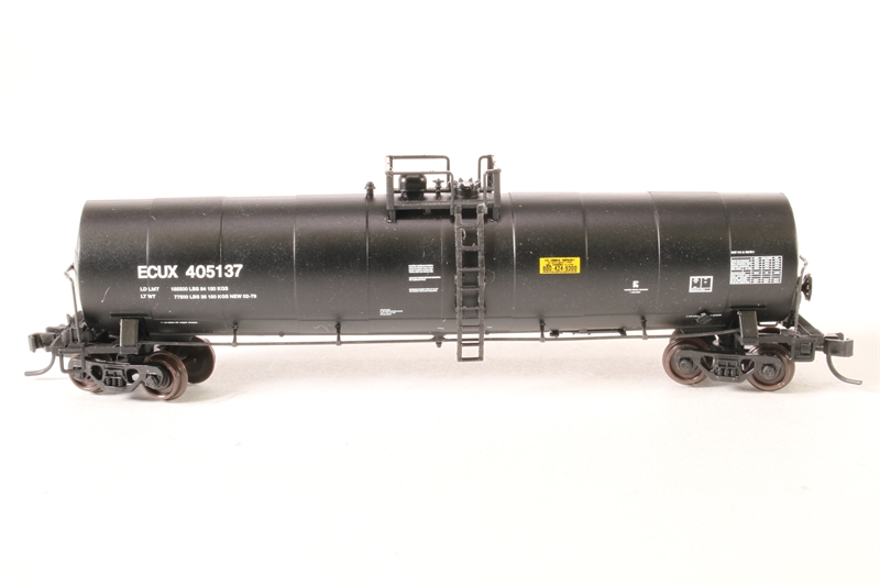 Atlas 50001112 23,500 gallon general service tank car of Exxon Chemical