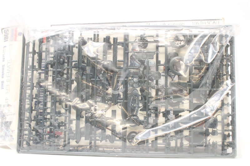 ESCI 5001Esci German Smoke-Unit Nebelwerfer 41 - Hattons