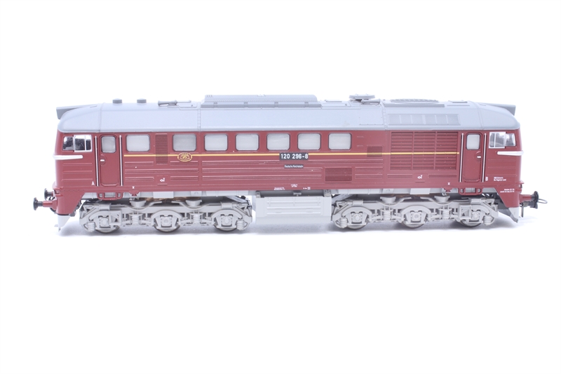 Gutzold 50140Gutzold Class BR 120 296-8 of the DR