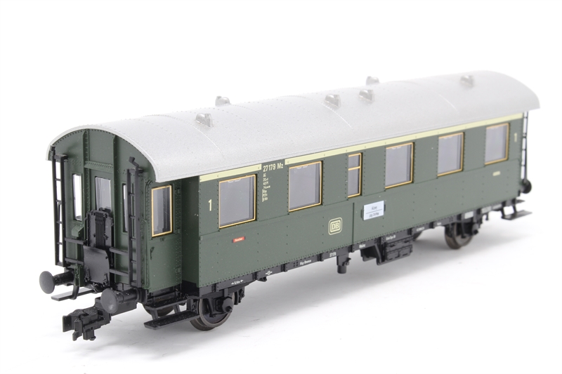 Fleischmann 5075FL 1st Class Coach, Type Ai of the DB