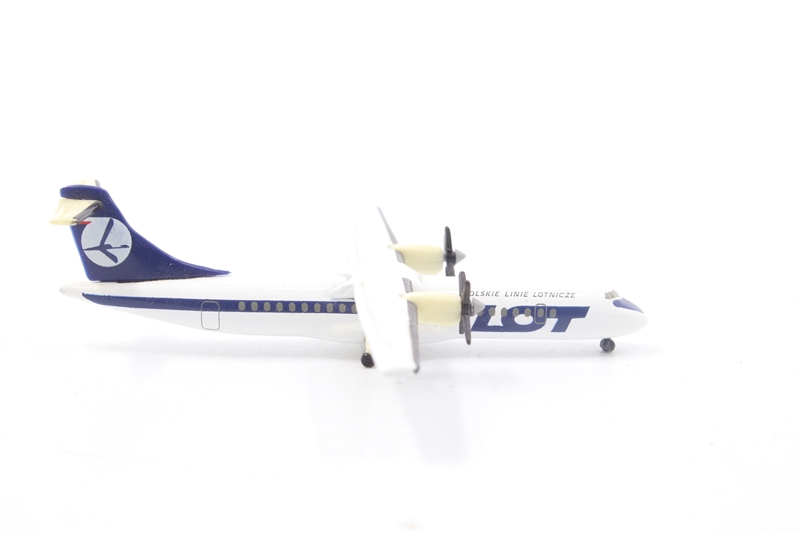 Herpa 508001HRA ATR-72-202 LOT Polish Airlines 1990s colours with Scaled