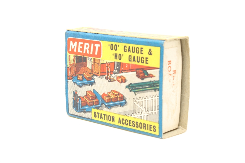 Merit 5081Merit Railway board signs (4) - Hattons