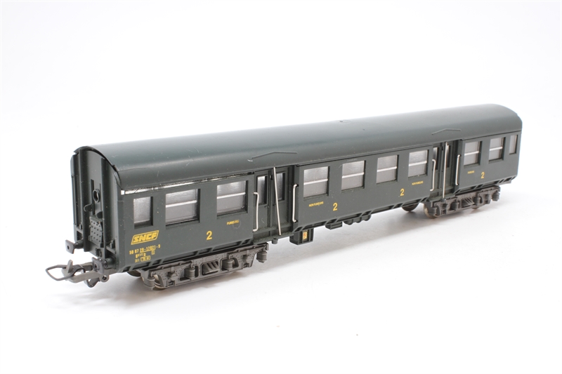 Jouef 5102Jouef 2nd Class Coach in SNCF Green - Hattons