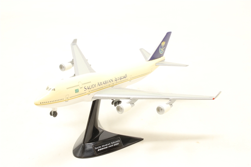 Herpa 511049 Boeing B747-468 Saudi Arabian Airlines 1996 - Hattons