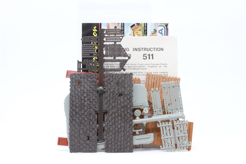 Pola 511POL Engine/Truck Shed - Hattons