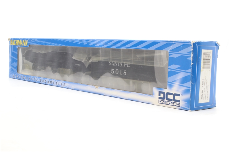 Bachmann USA 51202BAC Santa Fe #5018 - Hattons
