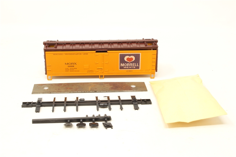 Athearn 5207-9089ATH 40' wood reefer kit 9089 'Morrell Meats' - Hattons