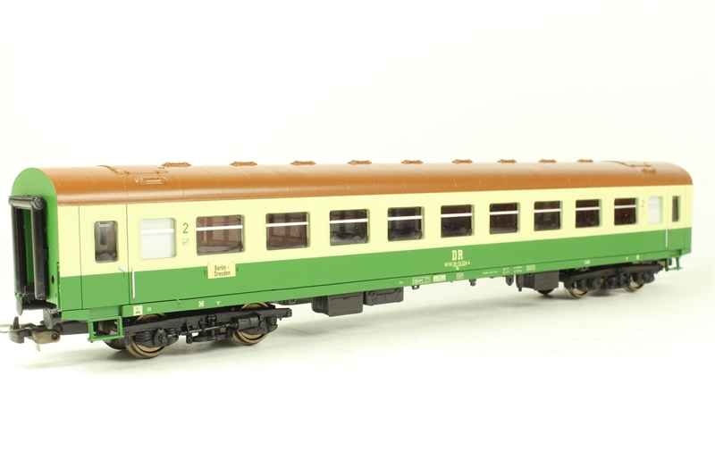 Piko 53042 Express Coach Coach 2nd DR IV - Hattons