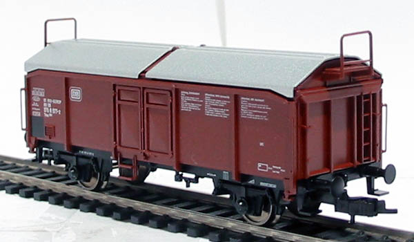 Fleischmann 5333 Box Car with Sliding Roof of the German DB Epoch IV