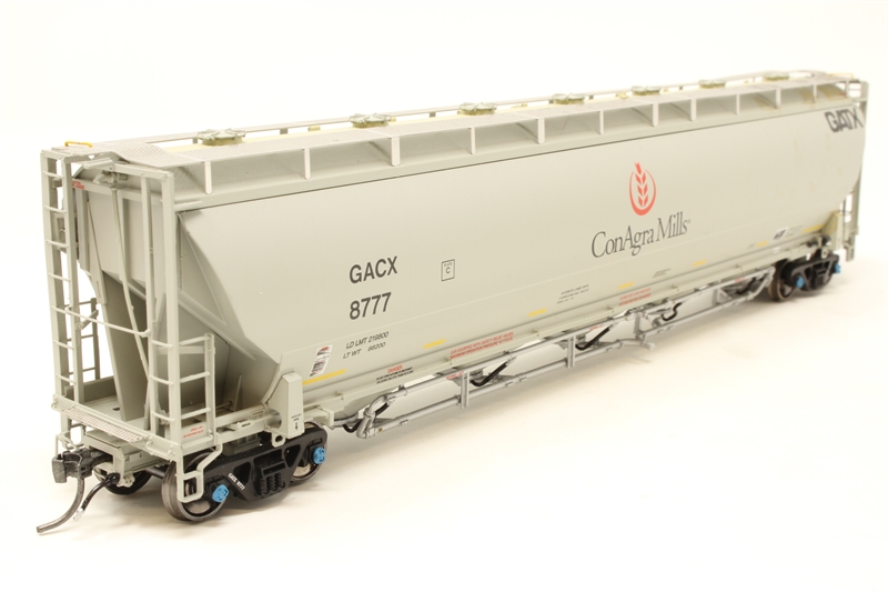 BLMA 54009BLMA Trinity 5660 PD covered hopper car #8777 'ConAgra Mills'