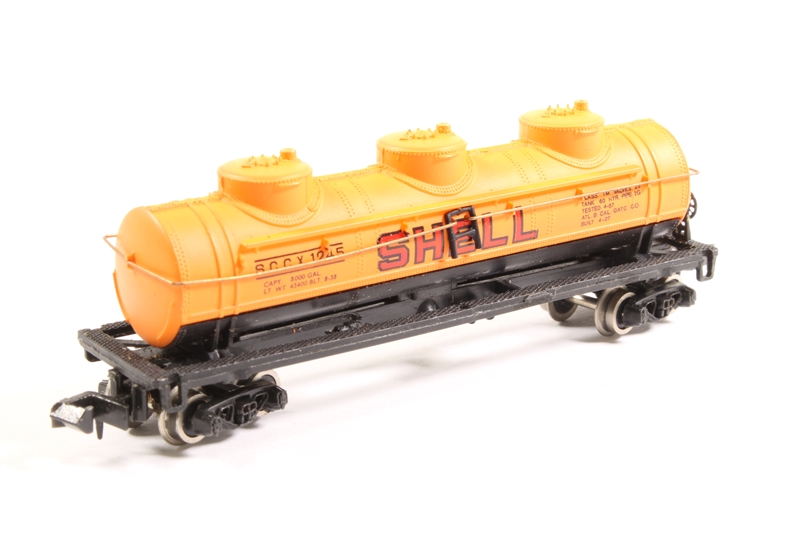 Bachmann USA 5422USABAC 3-Dome Tank Car in Shell Livery - Hattons