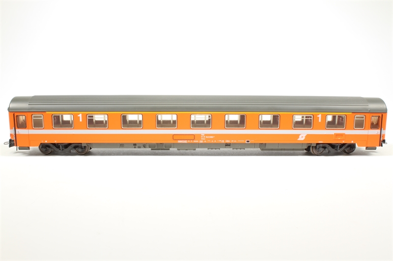 Roco 54236A 1st Class Express Coach of the +ûBB