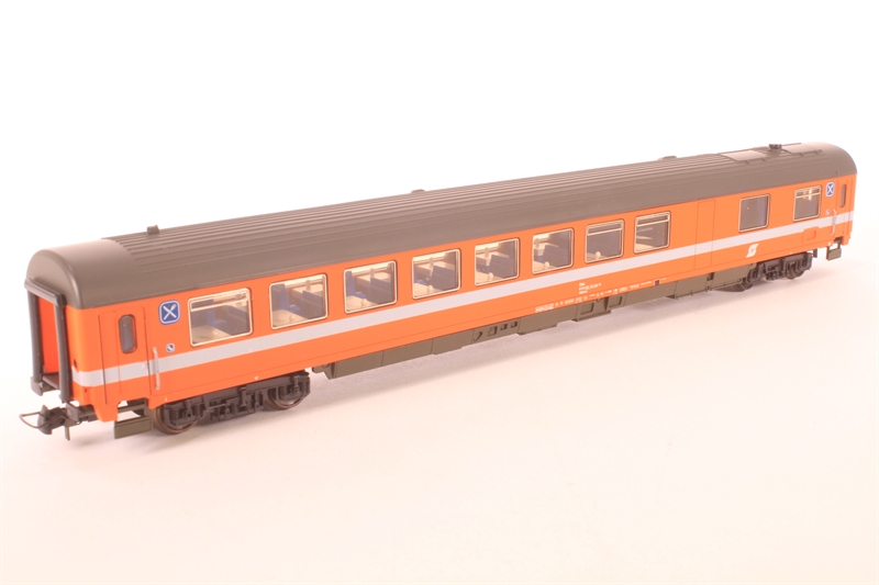 Roco 54238A Dining Car, Type Bmoz of the +ûBB - Hattons