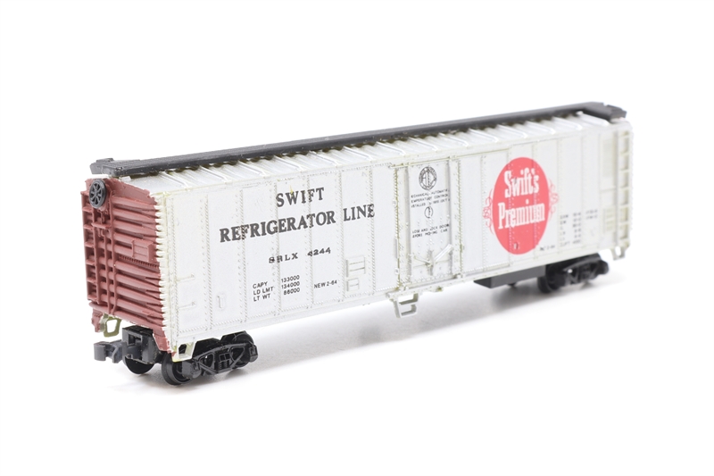 Bachmann USA 5465 50' mechanical reefer of the Swift Refrigerator Line