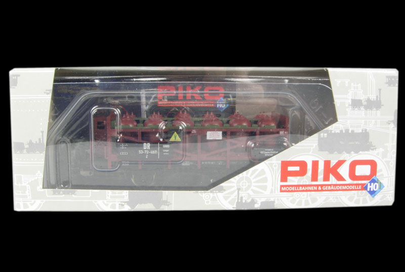 Piko 54920 Class Z53 acid tank wagon of the German DR in maroon livery ...