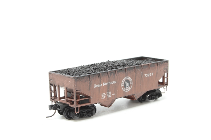 Micro-Trains 55060-73237 2-bay offset side open hopper of the Great