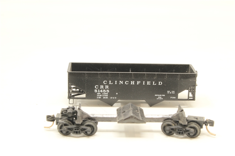 Micro-Trains 55100-51455 2-bay offset side open hopper of the Clinchfield