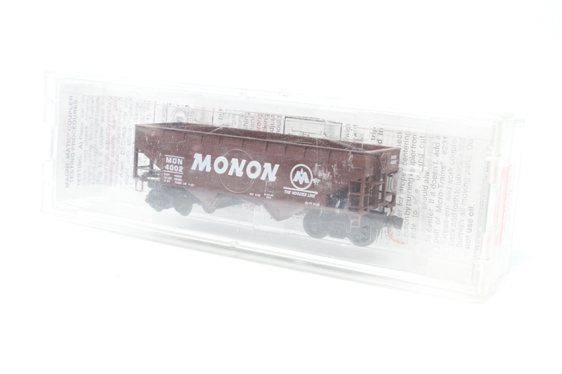 Micro-Trains 55200-4002 2-bay offset side open hopper of the Monon