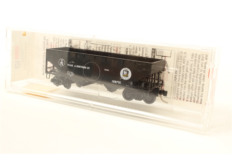 Micro-Trains 55350 2-bay offset side open hopper of the Texas & Northern