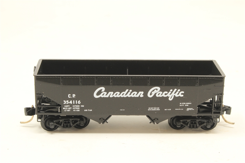 Micro-Trains 55410 2-bay offset side open hopper of the Canadian Pacific