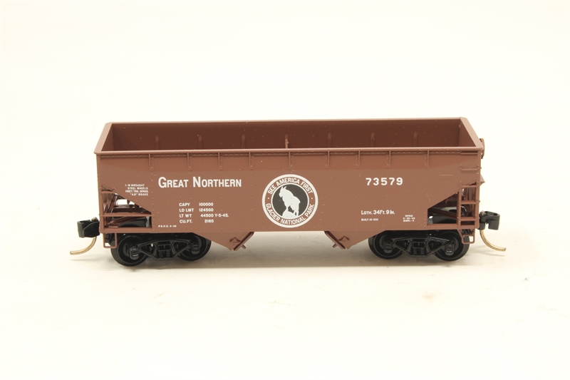 Micro-Trains 55420MIC 2-bay offset side open hopper of the Great Northern