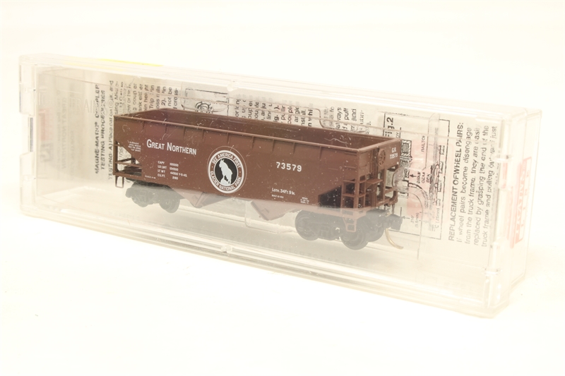 Micro-Trains 55420MIC 2-bay offset side open hopper of the Great Northern