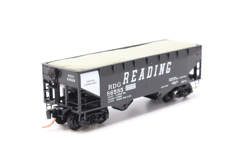 Micro-Trains 55490 2-bay offset side open hopper of the Reading Railway
