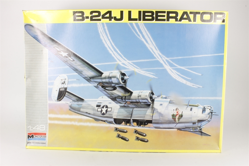 Monogram 5608Mono B-24J Liberator - Hattons