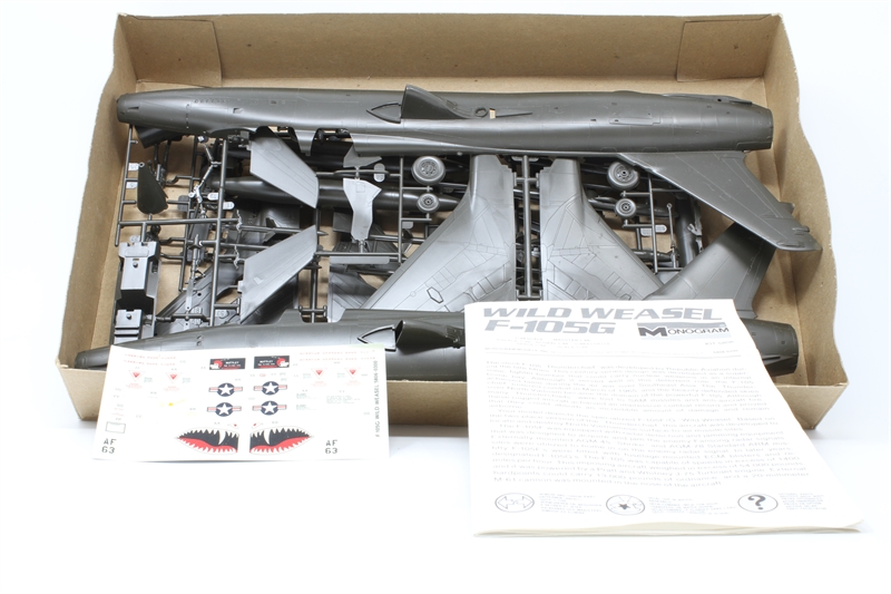 Monogram 5806Mono F-105G Thunderchief 'Wild Weasel'