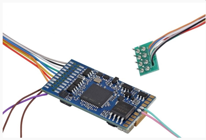 ESU 58420-S0523ESU LokSound 5 DCC Decoder with 8-Pin - Hattons