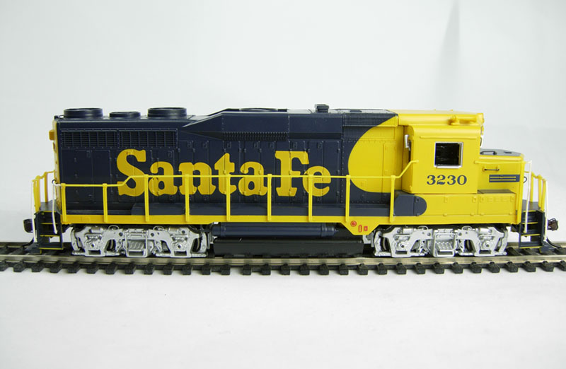 Bachmann USA 60812BAC GP30 EMD 3230 of the Santa Fe - digital fitted