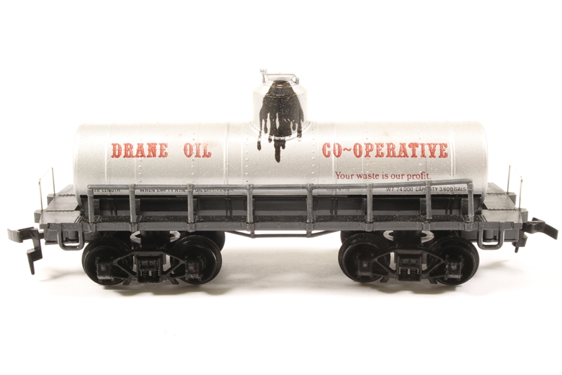 AHM 6101E Single Dome Bogie Tank Car - 'Drane Oil Co-operative' - Hattons