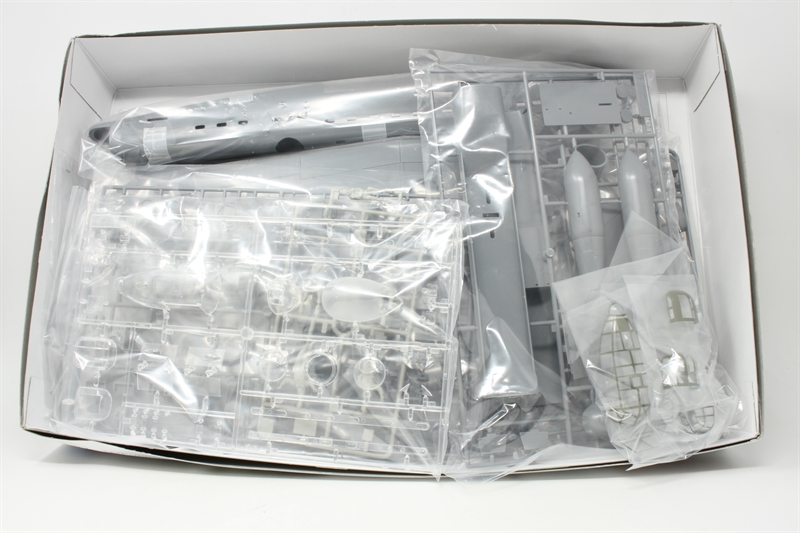 Tamiya 61111TAM Avro Lancaster - 'Dambuster/Grand Slam Bomber'