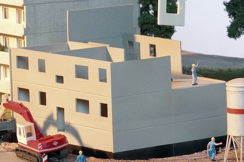 Piko 61147PIK Prefab Apartment Under Construction Kit