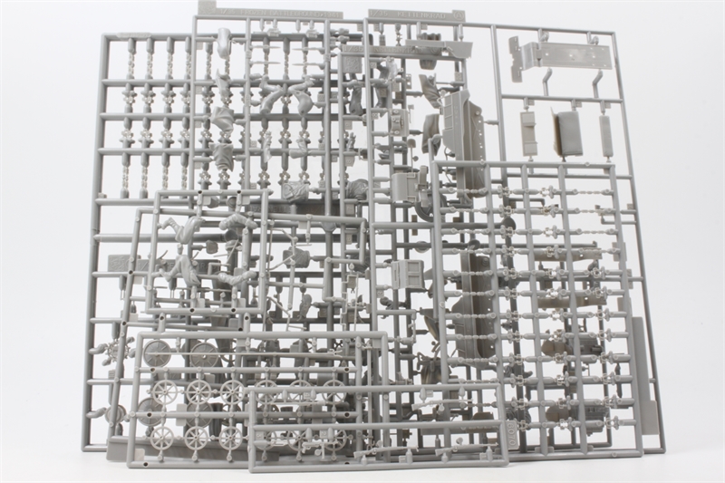 Dragon 6128DRA Sd.Kfz. 2/2 kleines Kettenkrad w/sch. Feldkable